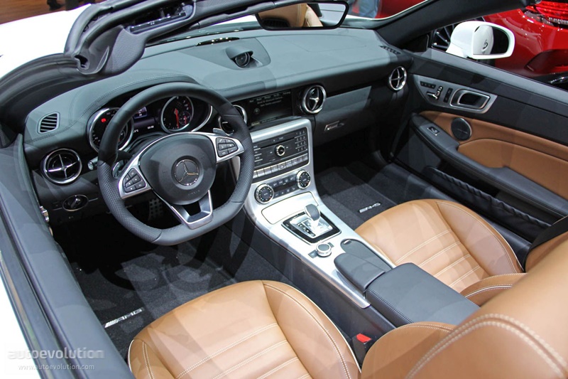 Mercedes-Benz SLC 300 และ Mercedes-AMG SLC 43 ปรับอุปกรณ์ เพิ่มพละกำลัง ...