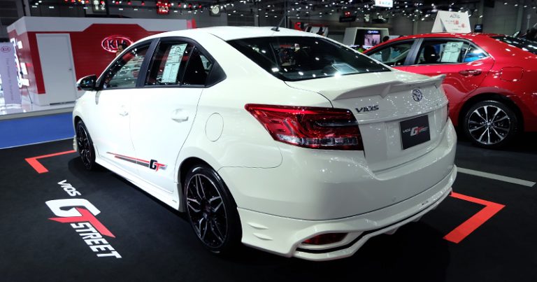 ราคาอย่างเป็นทางการ Toyota Vios 1.5 GT STREET CVT : 755,000 บาท (จำนวน ...