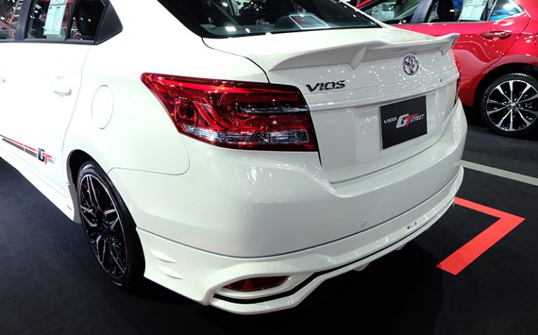 ราคาอย่างเป็นทางการ Toyota Vios 1.5 GT STREET CVT : 755,000 บาท (จำนวน ...
