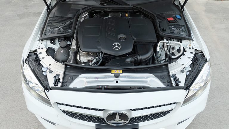 พาไปชมรถคันจริง Mercedes-Benz C 220 d AMG Dynamic : 2,899,000 บาท (รุ่น ...