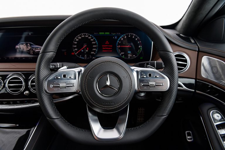 ราคาอย่างเป็นทางการ Mercedes-Benz S 560e Plug-in Hybrid : 6,999,000 บาท ...