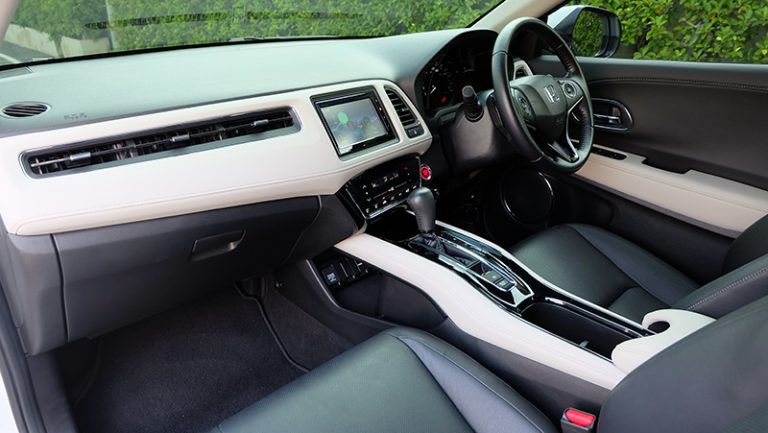 พาไปชมรถคันจริง Honda HR-V 1.8 EL CVT (MY2019) : 1,059,000 บาท ภายในสี ...