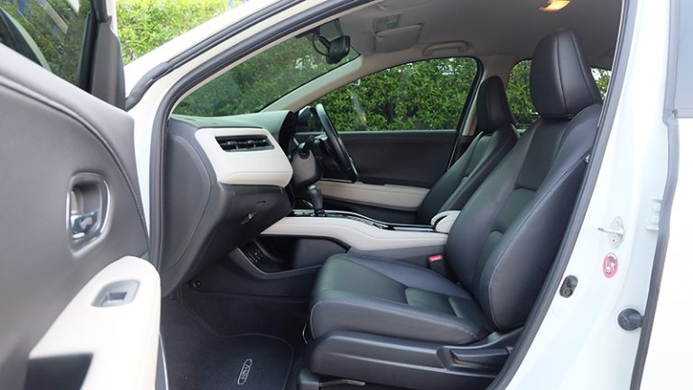 พาไปชมรถคันจริง Honda HR-V 1.8 EL CVT (MY2019) : 1,059,000 บาท ภายในสี ...