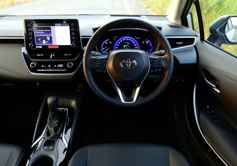 First Impression รีวิว ทดลองขับ Toyota Corolla Altis Hybrid High-Make a ...