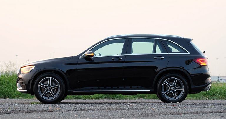พาไปชมรถคันจริง รีวิวสรุป Mercedes-Benz GLC 220d AMG Dynamic (Facelift ...