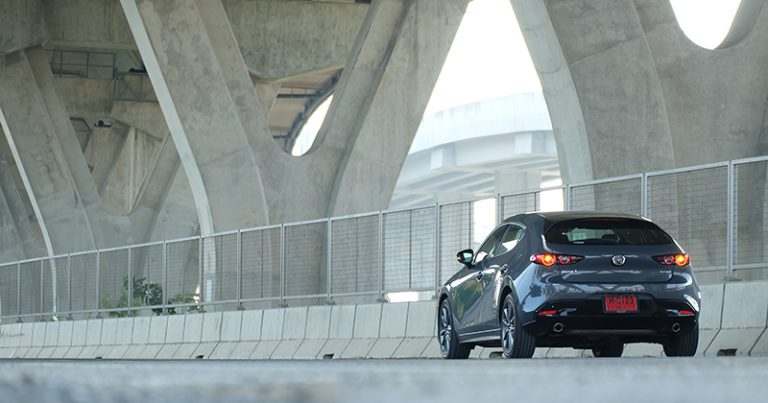 พาไปชมรถคันจริง รีวิวสรุป All NEW Mazda 3 Fastback 2.0 SP Polymetal ...