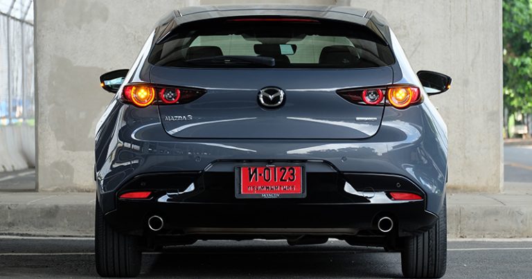 พาไปชมรถคันจริง รีวิวสรุป All NEW Mazda 3 Fastback 2.0 SP Polymetal ...