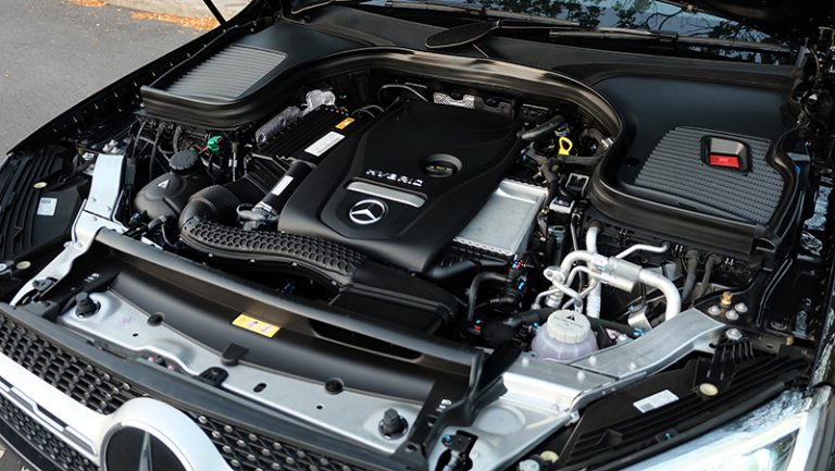 พาไปชมรถคันจริง รีวิวสรุป Mercedes-Benz GLC 300e AMG Dynamic ...