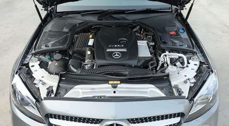 พาไปชมรถคันจริง รีวิวสรุป Mercedes-Benz C 300e AMG Dynamic : 2,990,000 ...