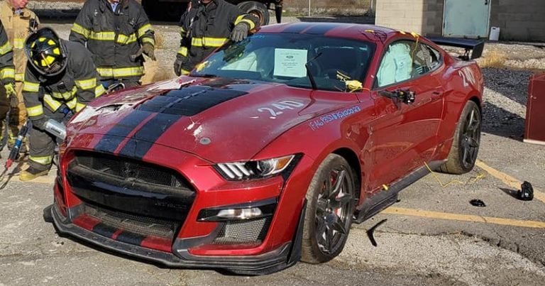 Ford สหรัฐฯ บริจาค Ford Mustang Shelby GT500 ให้หน่วยดับเพลิง ใช้ฝึก ...