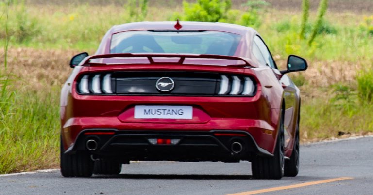 ราคาอย่างเป็นทางการ Ford Mustang 55th Anniversary : 3,699,000 ...