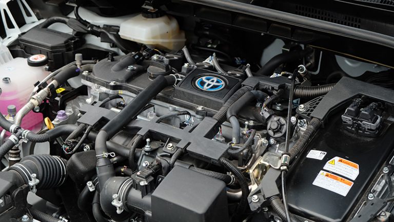 พาไปชมรถคันจริง รีวิวสรุป Toyota Corolla CROSS 1.8 Hybrid SAFETY ...