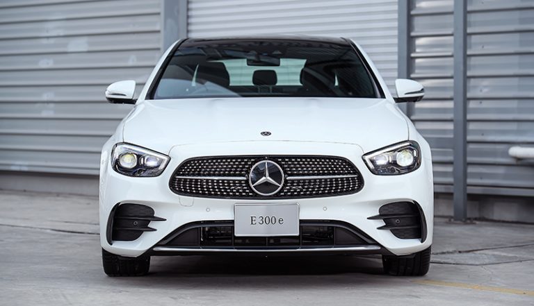ราคาอย่างเป็นทางการ Mercedes-Benz E 300e Plug-in Hybrid (Facelift ...