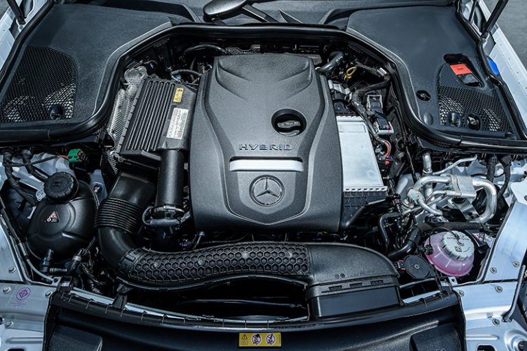 ราคาอย่างเป็นทางการ Mercedes-Benz E 300e Plug-in Hybrid (Facelift ...