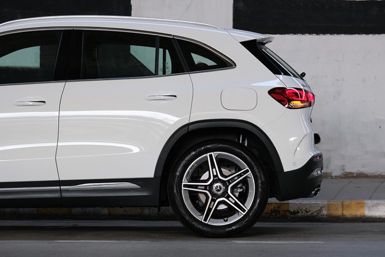 พาไปชมรถคันจริง รีวิวสรุป Mercedes-Benz GLA 200 AMG Dynamic : 2,399,000 ...