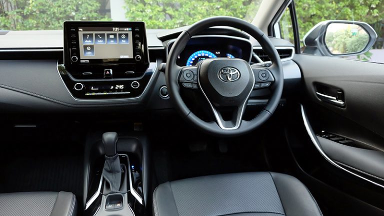 พาไปชมรถคันจริง รีวิวสรุป Toyota Corolla ALTIS 1.8 Sport CVT : 964,000 ...