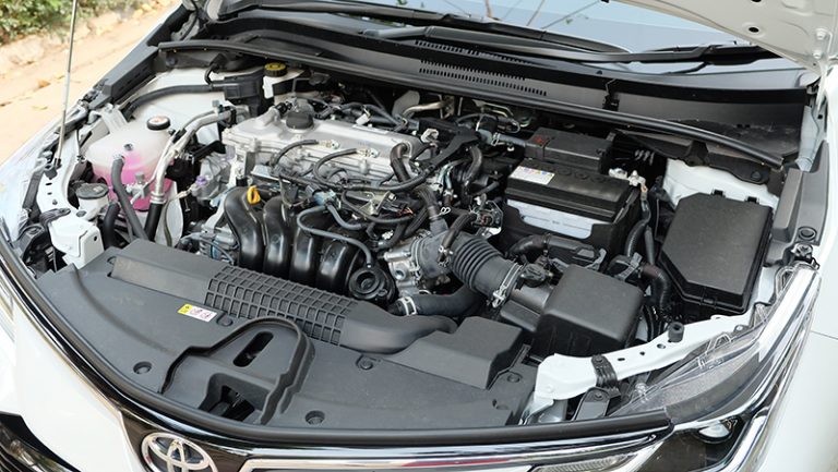 พาไปชมรถคันจริง รีวิวสรุป Toyota Corolla ALTIS 1.8 Sport CVT : 964,000 ...