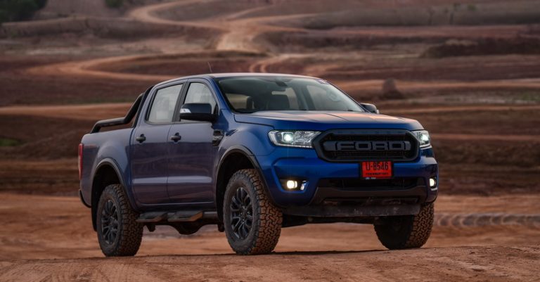THE CLIP รีวิว Ford Ranger FX4 MAX ลองขับในเหมืองและถนนลูกรัง ดูพลังไต่ ...