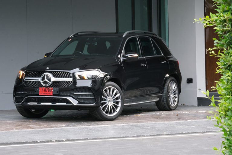 พาไปชมรถคันจริง รีวิวสรุป Mercedes-Benz GLE 300 d 4MATIC AMG Dynamic ...