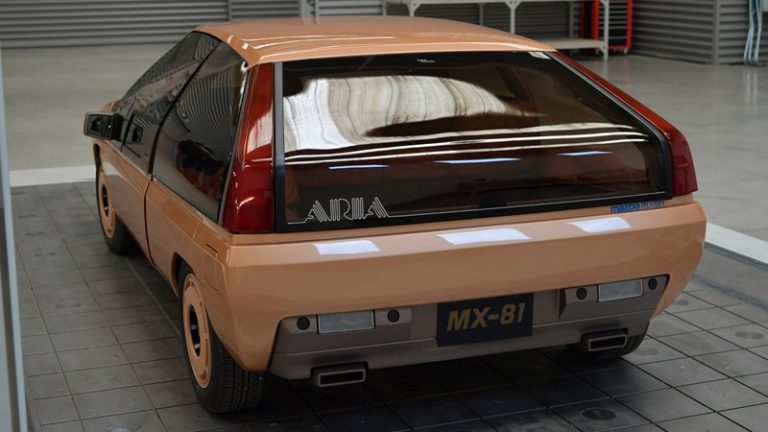 งานบูรณะ Mazda MX-81 รถยนต์ต้นแบบคันแรกที่ใช้รหัส MX ดีไซน์ร่วมกับ ...