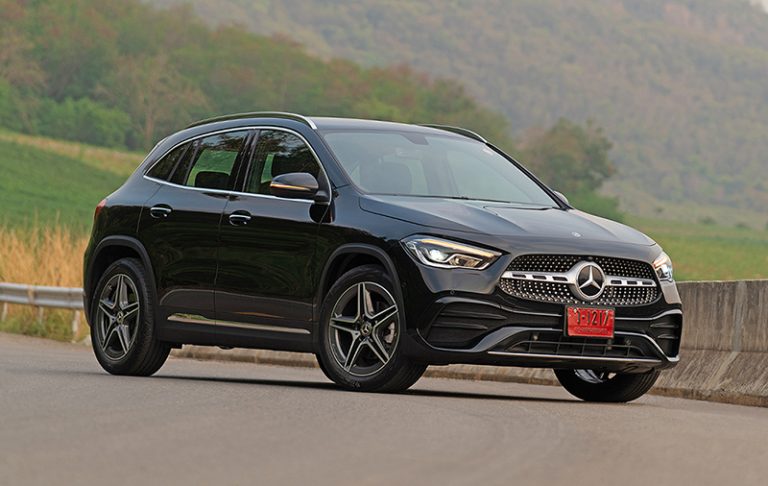 Headlightmag Clip รีวิว ทดลองขับ Mercedes-Benz GLA 200 AMG Dynamic ...