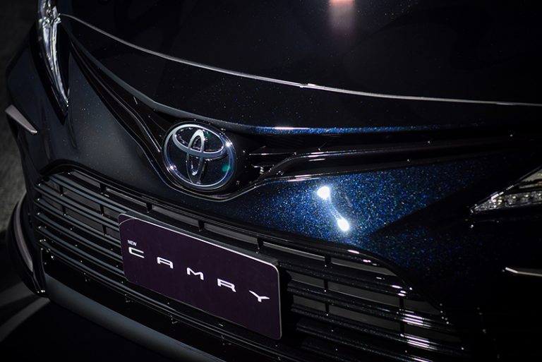 Headlightmag Clip พาไปชมรอบคัน Toyota Camry Minorchange - HeadLight ...