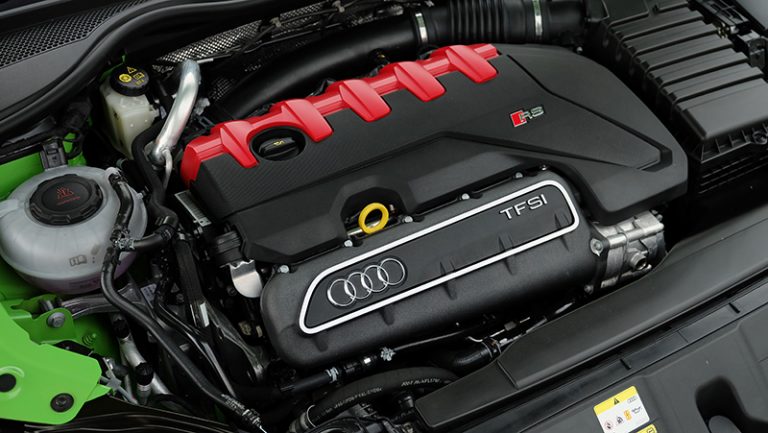 พาไปชมรถคันจริง อัตราเร่ง Audi TT RS Coupe' : 5,299,000 บาท (นำเข้า CBU ...