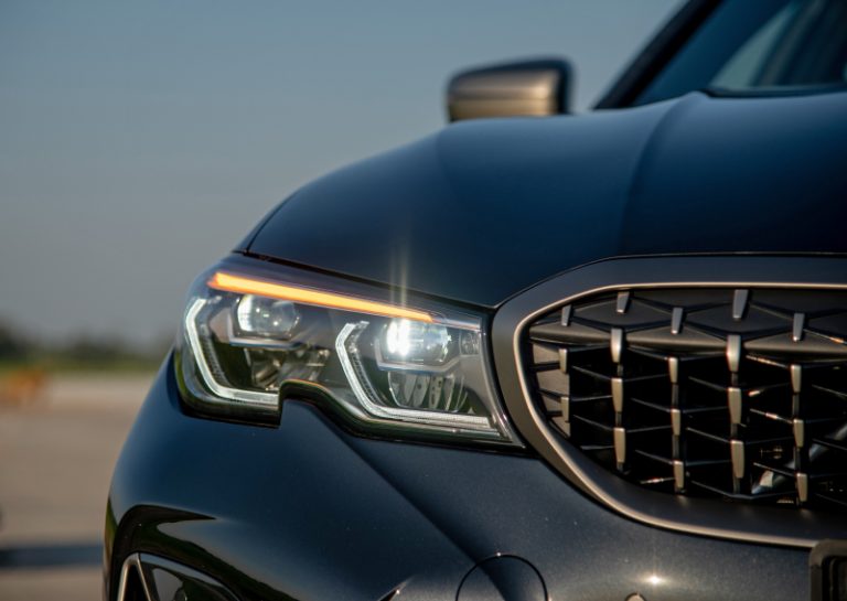 Headlightmag Clip ทดลองขับ BMW M340i xDrive : ขับได้ดังที่ใจต้องการ ...