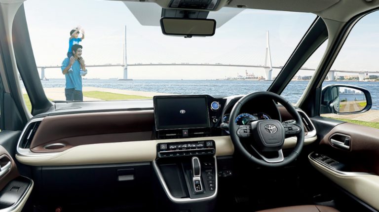 All NEW Toyota Noah & Voxy รถตู้ Minivan ประตูสไลด์ | เบนซิน 1.8 Hybrid ...