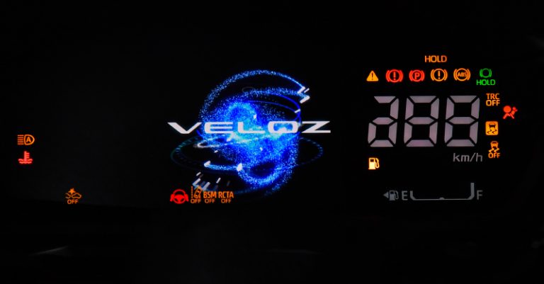 Headlightmag Clip พาชมรอบคัน + ทดลองขับ All NEW Toyota VELOZ 1.5 CVT ...