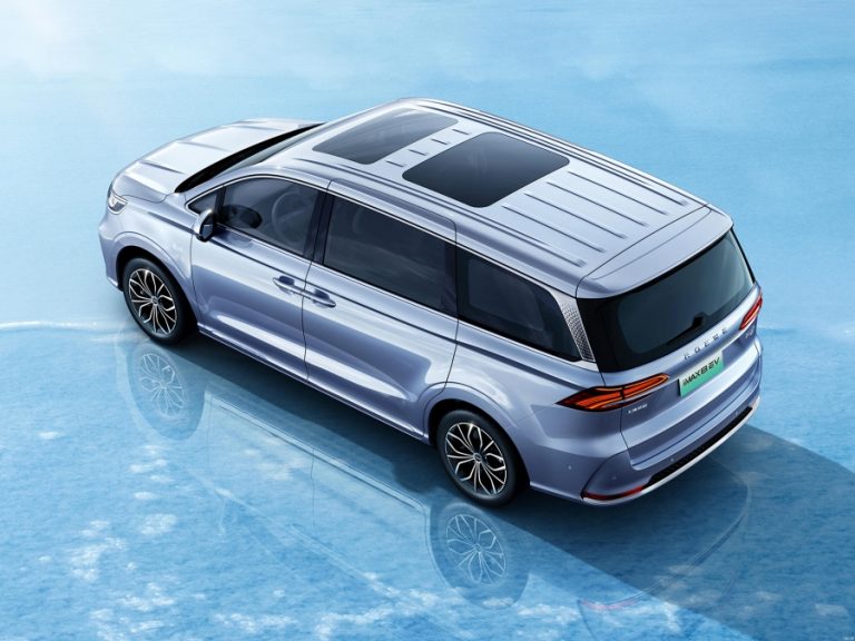 Roewe iMax8 EV รถตู้ MPV 7 ที่นั่ง ขุมพลังไฟฟ้า 100% พละกำลัง 245 แรงม้า วิ่งได้ระยะทางสูงสุด ...