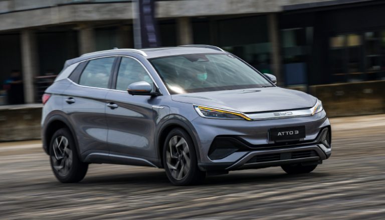 First Impression ทดลองขับ BYD ATTO 3 Extended Range : ช่วงล่างนุ่ม เบาะ ...