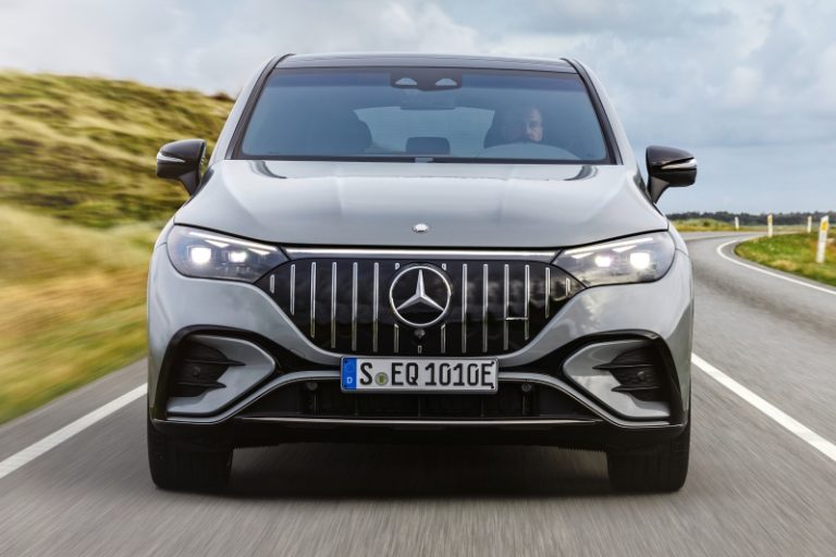 Mercedes-Benz EQE SUV พร้อม AMG EQE 53 รุ่นแรงสุด 687 แรงม้า วิ่งได้ไกล ...