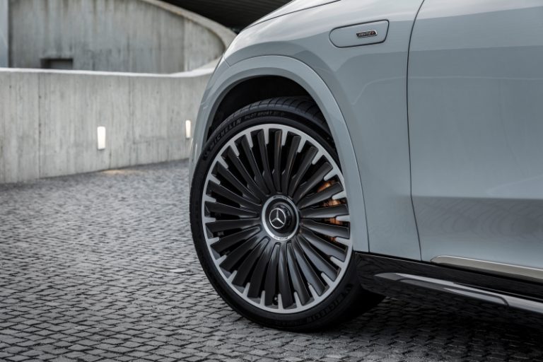 Mercedes-Benz EQE SUV พร้อม AMG EQE 53 รุ่นแรงสุด 687 แรงม้า วิ่งได้ไกล ...