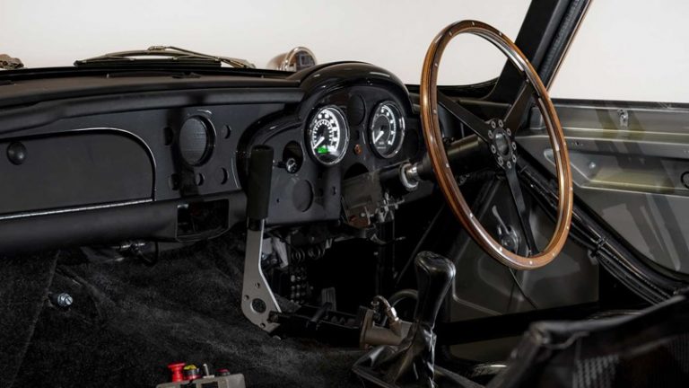 Aston Martin DB5 คันที่เข้าฉาก No Time To Die ปิดประมูลที่ 2.9 ล้าน ...