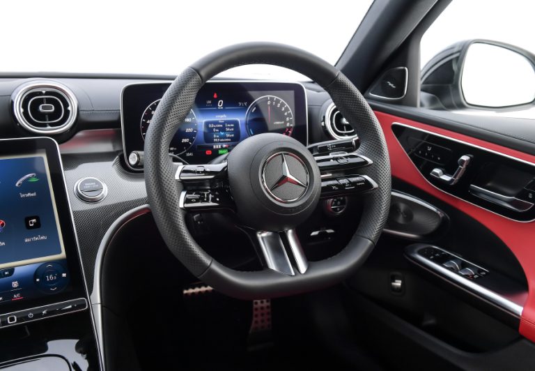 ราคาอย่างเป็นทางการ Mercedes-Benz C 350e AMG Dynamic : 3,350,000 บาท ...