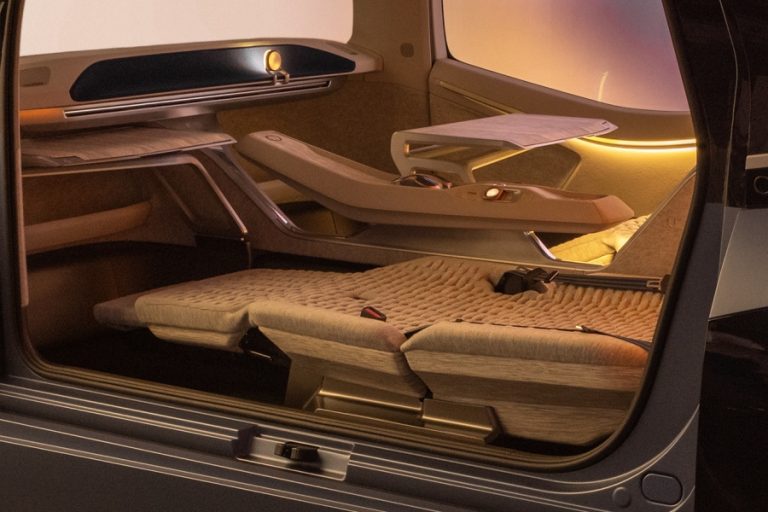 Volkswagen Gen.Travel Concept MPV ขนาดเล็กขุมพลังไฟฟ้า 100% ต้นแบบไร้ ...