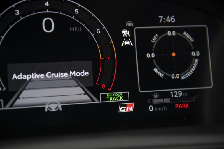 ราคาอย่างเป็นทางการ Toyota GR Corolla : 3,949,000 บาท | เบนซิน 3 สูบ 1. ...