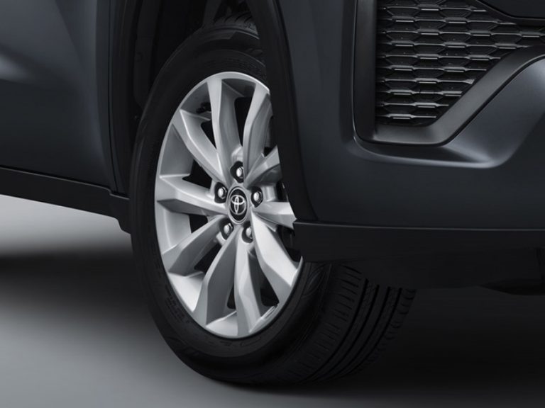 All NEW Toyota Innova (3rd Gen) เบนซิน 2.0 Hybrid เตรียมเปิดตัวในไทย 19 ...