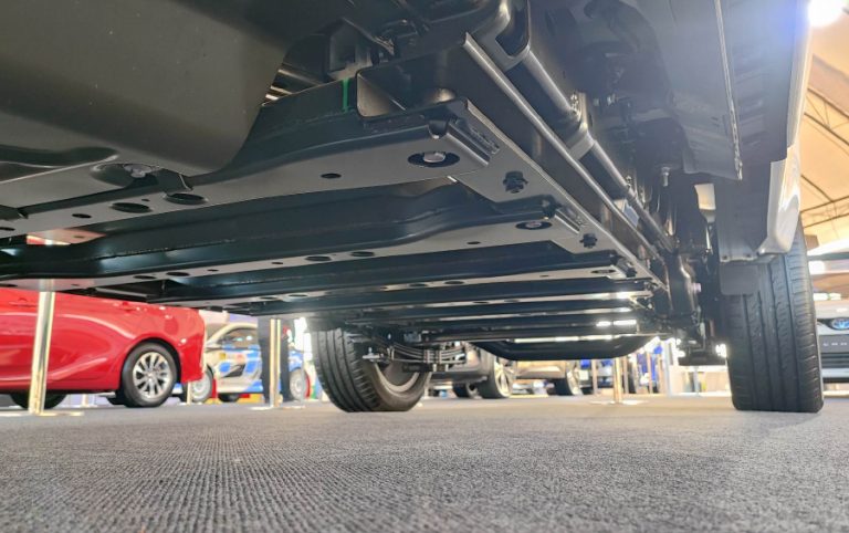 Toyota Hilux REVO BEV และ IMV-0 Concept ต้นแบบกระบะขุมพลังไฟฟ้า 100% ...