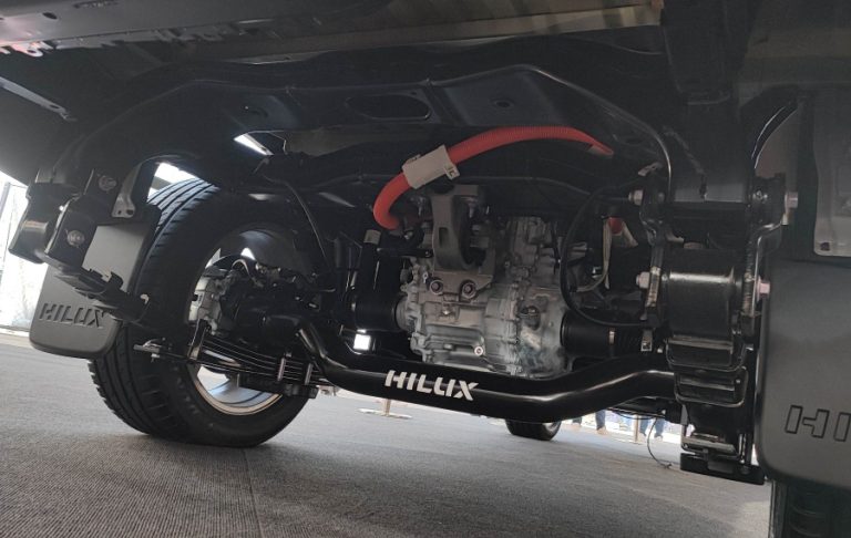 Toyota Hilux REVO BEV และ IMV-0 Concept ต้นแบบกระบะขุมพลังไฟฟ้า 100% ...