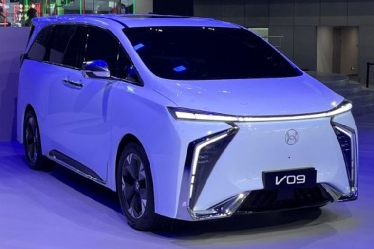 Hycan V09 รถตู้ขุมพลังไฟฟ้าล้วน พร้อมสถาปัตยกรรม 800V สุดล้ำด้วยระบบขับ ...