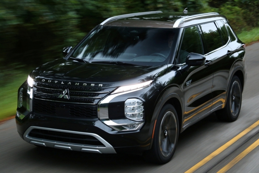 Mitsubishi เปิดตัว Outlander รุ่นฉลองครบรอบการดำเนินธุรกิจ 40 ปี ในอเมริกา ช้าไป 2 ปี ...