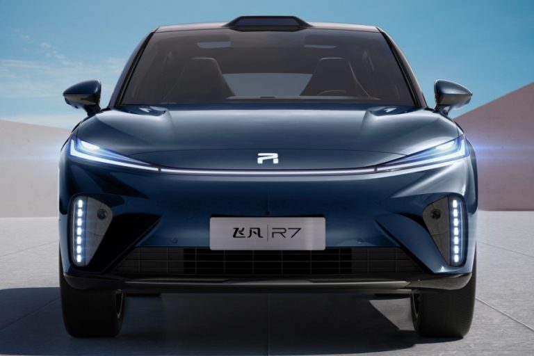Rising Auto R7 SUV ทรง Coupe พลังไฟฟ้าล้วน 544 แรงม้า สลับแบตเตอรี่ มี ...