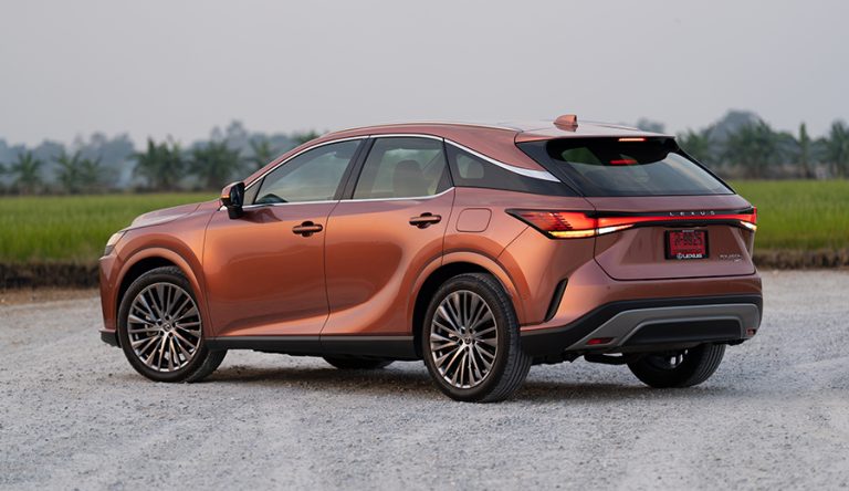 ภาพคันจริง Lexus RX 450h+ Premium AWD | SUV หรูคันโต กับเครื่อง Hybrid ...
