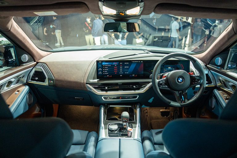 ภาพคันจริง BMW XM 50e xDrive | PHEV High Performance SUV รุ่นแรกจากแผนก ...