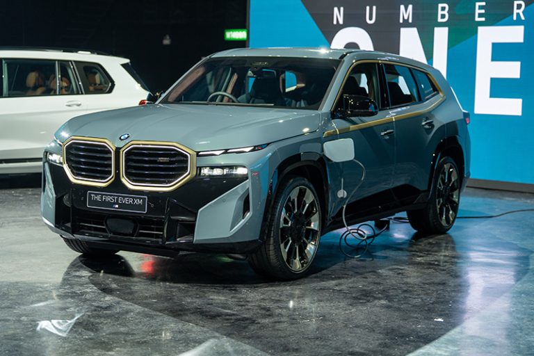 ภาพคันจริง BMW XM 50e xDrive | PHEV High Performance SUV รุ่นแรกจากแผนก ...