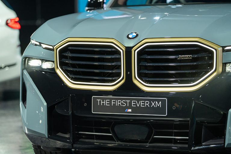ภาพคันจริง BMW XM 50e xDrive | PHEV High Performance SUV รุ่นแรกจากแผนก ...