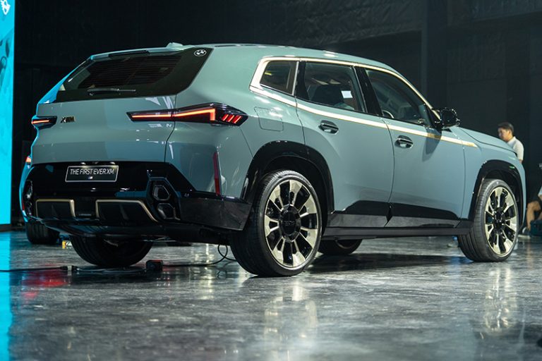 ภาพคันจริง BMW XM 50e xDrive | PHEV High Performance SUV รุ่นแรกจากแผนก ...