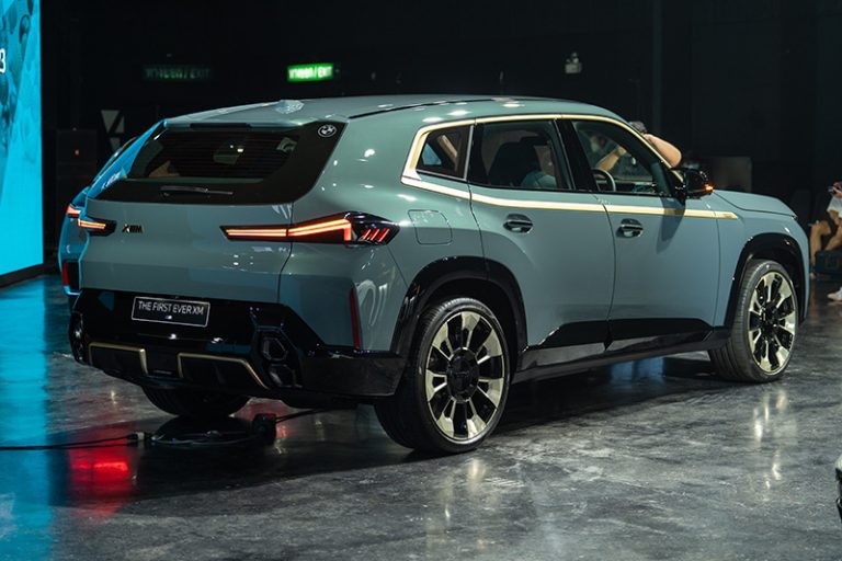 ภาพคันจริง BMW XM 50e xDrive | PHEV High Performance SUV รุ่นแรกจากแผนก ...